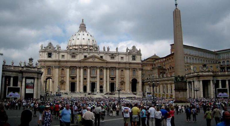 BASÍLICA DE SANT PERE DEL VATICÀ. Visita al melic de la Cristiandat.